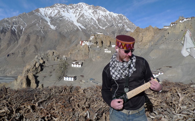travel guitar customer photo gallery - LAPSTICK